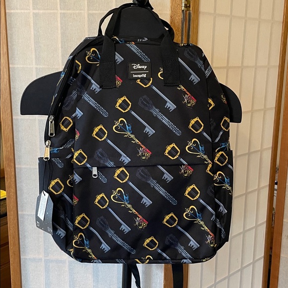 Disney | Bags | Disney Loungefly King Of Hearts Key Fullsize Backpack ...